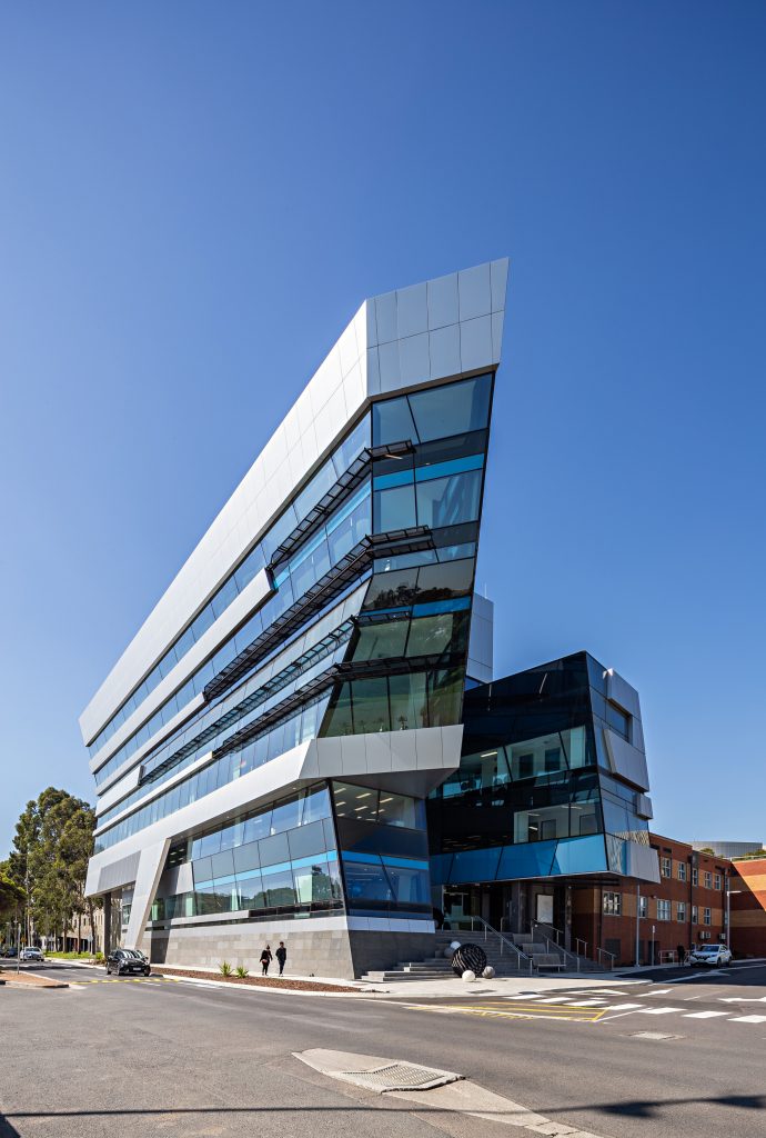 Deakin University – Specialised Indoor Exercise and Sports Science ...